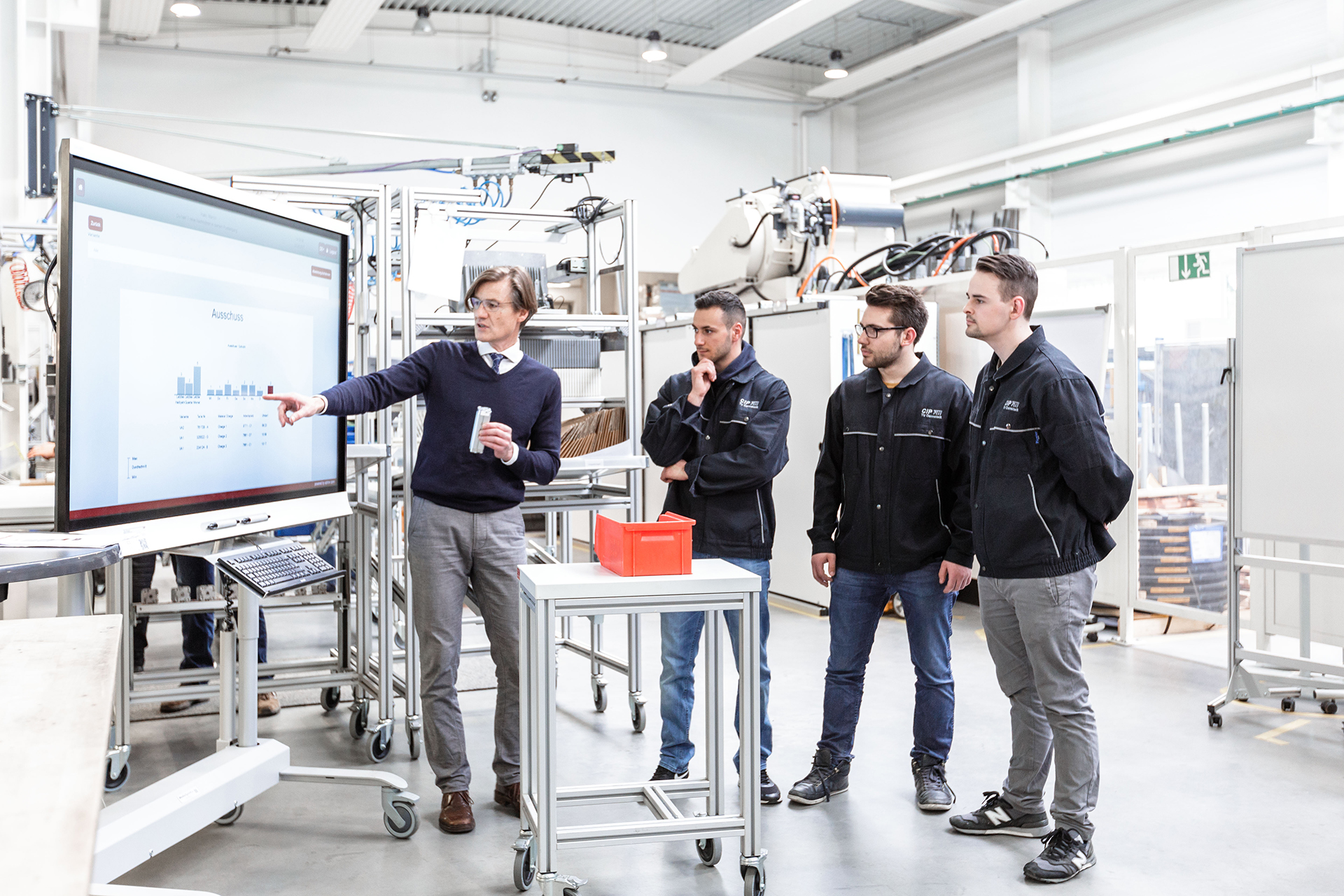 Wie kann man das Shopfloor Management verbessern - SFM Systems